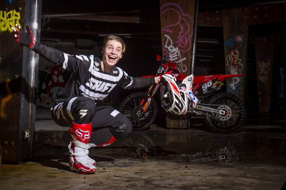 CAÍDA A GRAN VELOCIDAD DE BAS VAESSEN -VÍDEO-