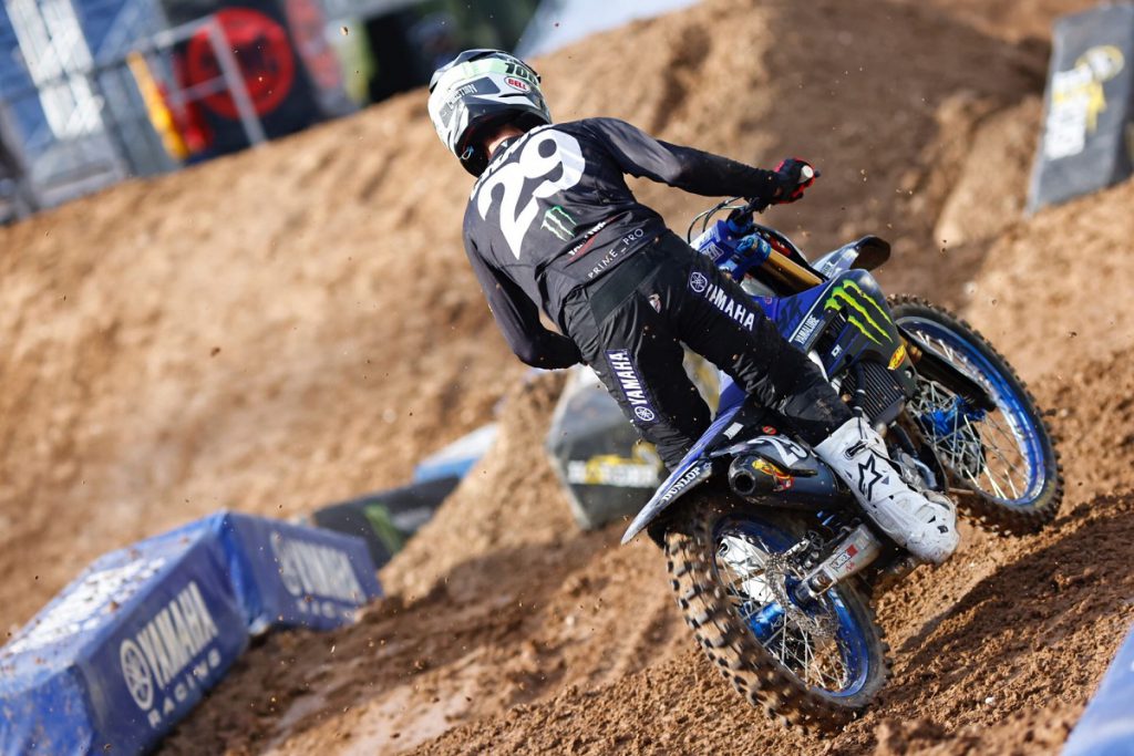 Caída de Craig y fractura de mano -vídeo-