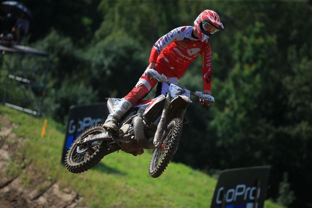 EMX2T: Victoria de Spies en la primera cita - MX1Onboard.com