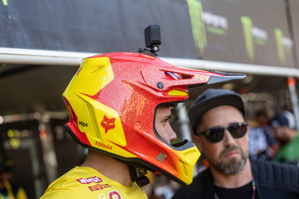 La segunda manga del MXoN desde el casco de Rubén Fernández -vídeo ...