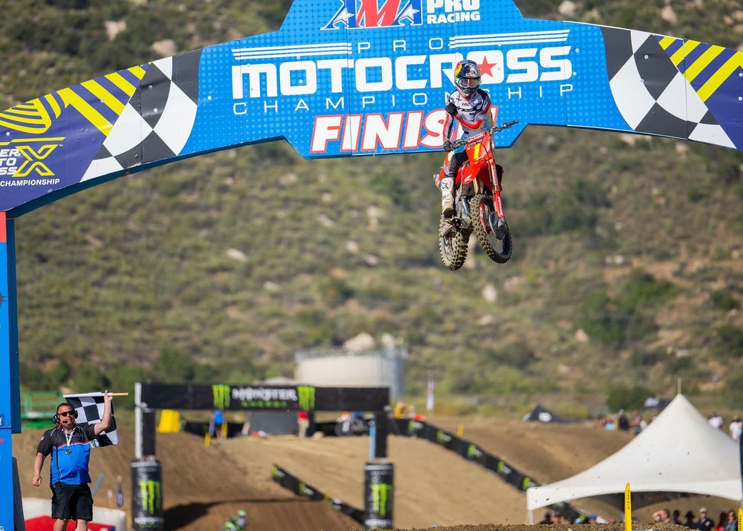 Jett Lawrence y Haiden Deegan dominan la primera cita del AMA Pro ...