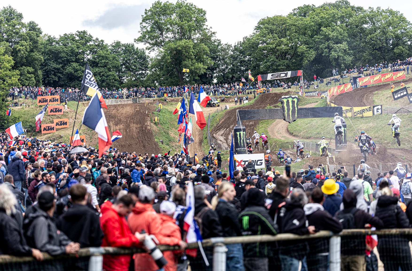 Nuevo Behind the Gate desde Ernée -vídeo- MX1Onboard.com